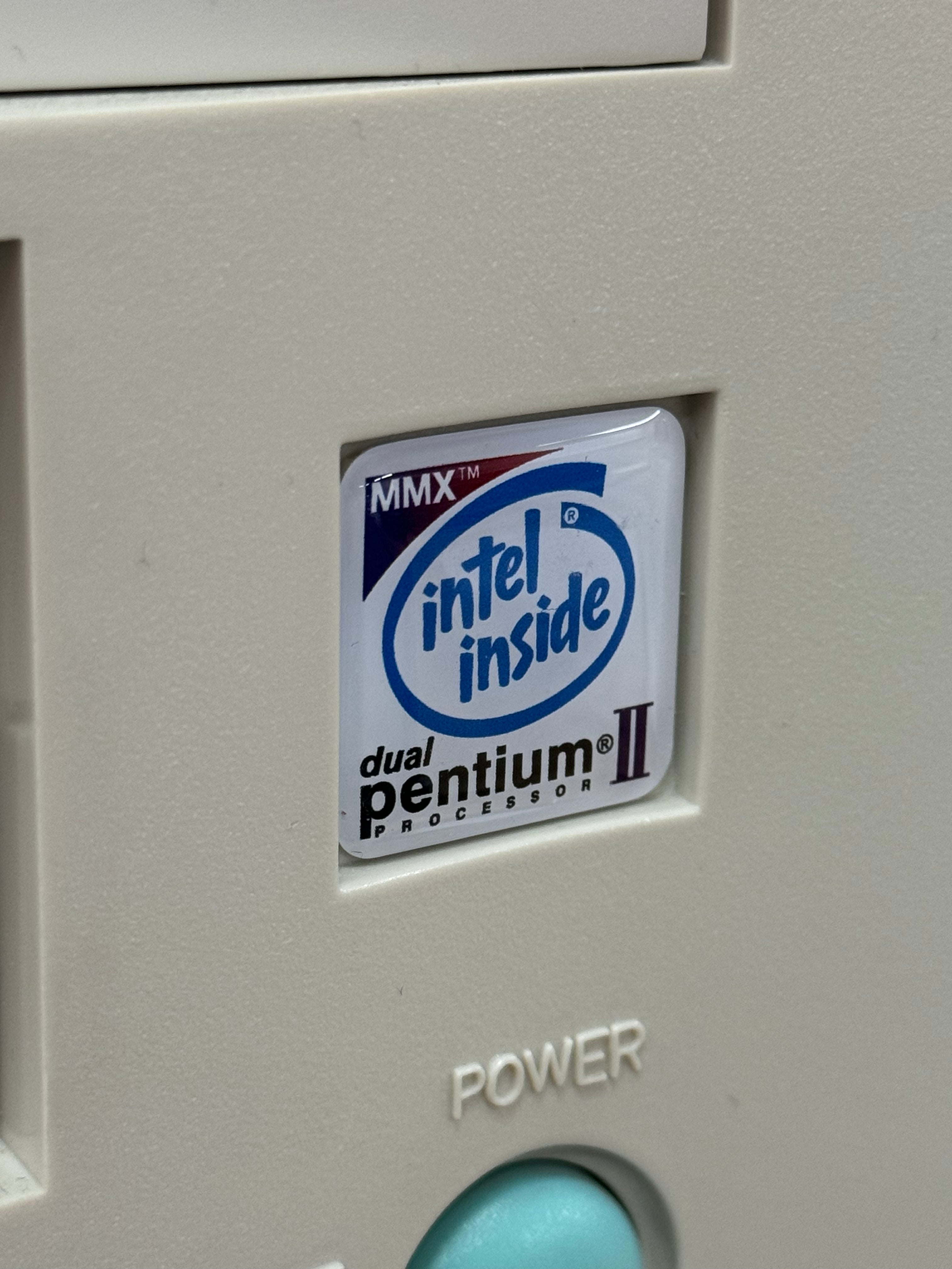 Pentium II DUAL Case Badge Sticker - DOME WHT – Geekenspiel
