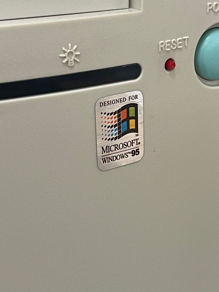 Windows 95 V1 Case Badge Sticker - Metallic – Geekenspiel