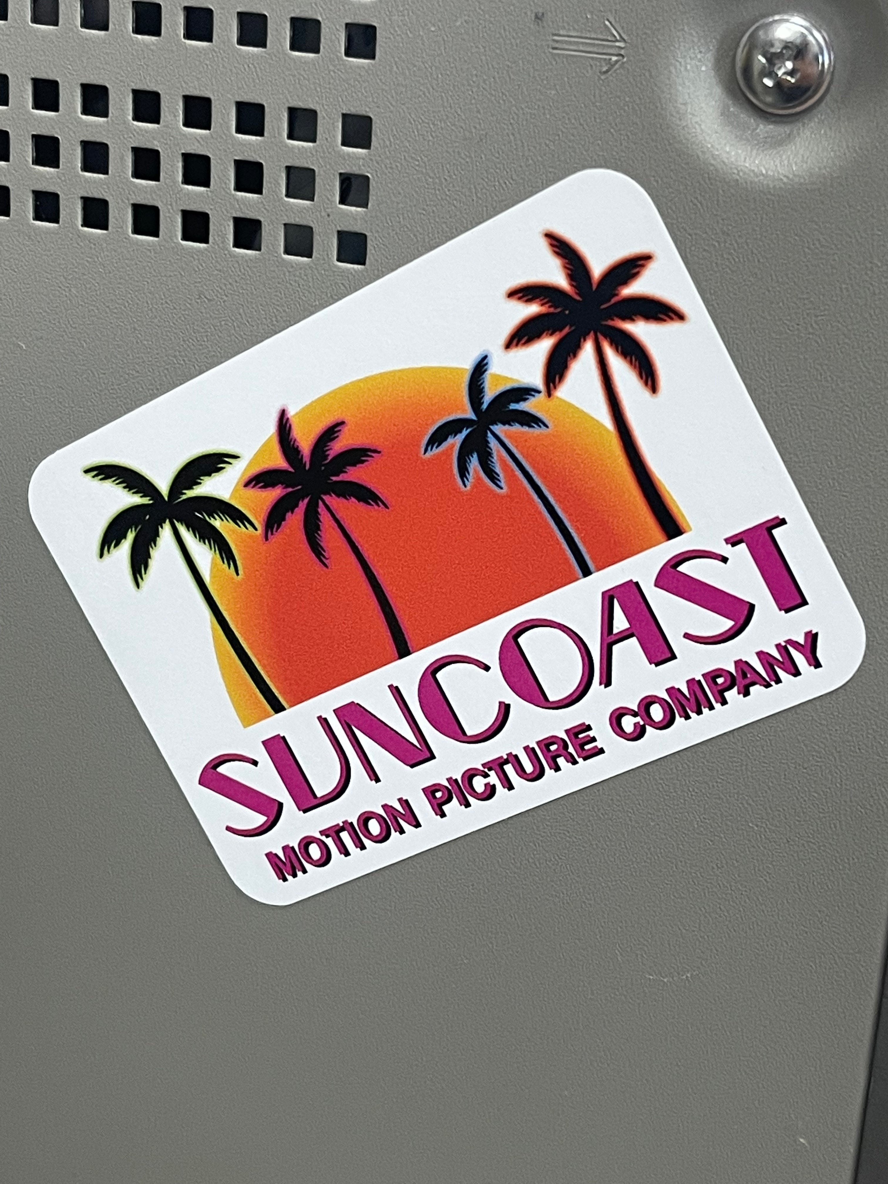 Suncoast Motion Picture Company 90s Video Store Sticker – Geekenspiel