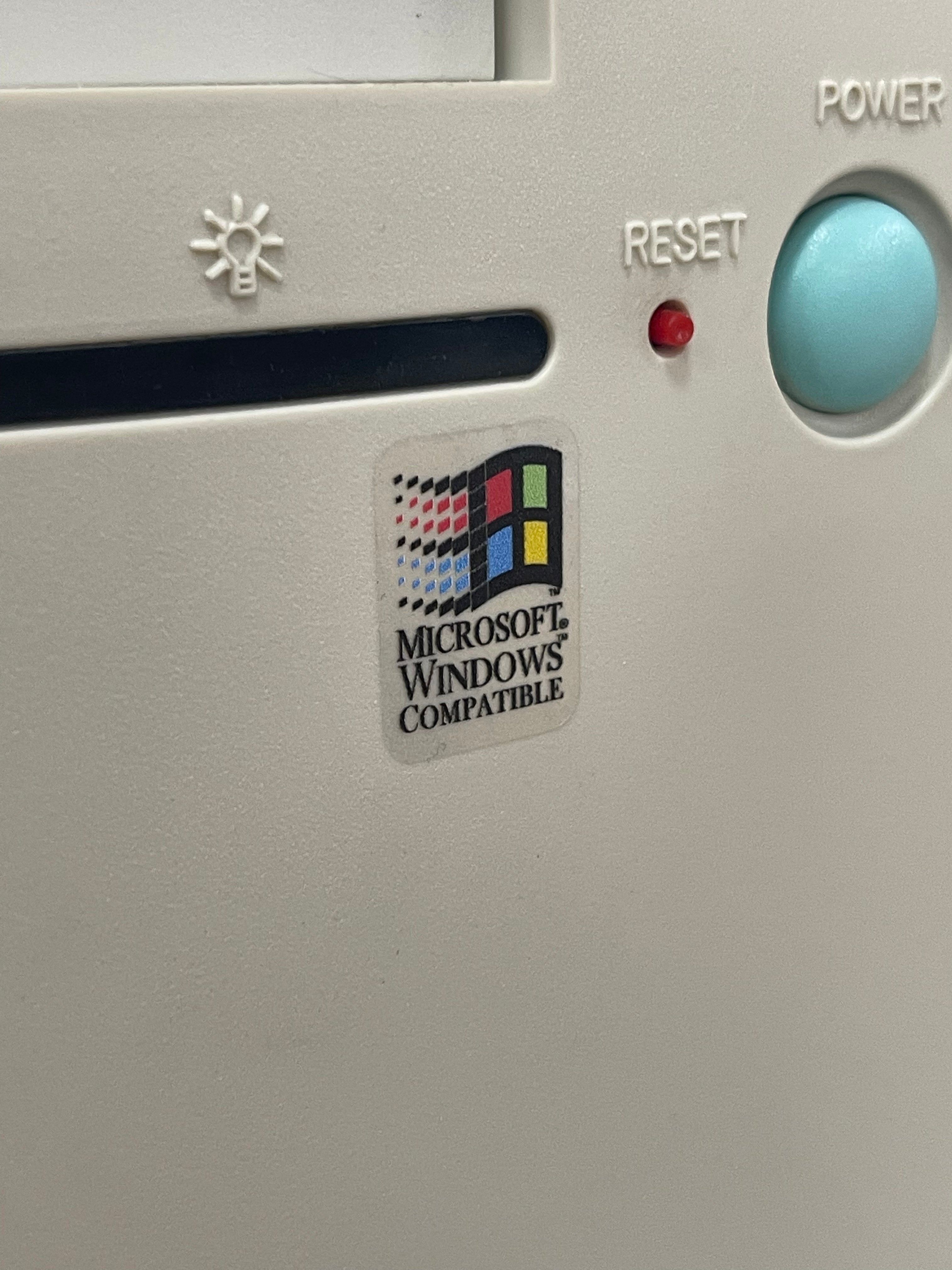 Windows Compatible Case Badge Sticker - Clear, Color – Geekenspiel